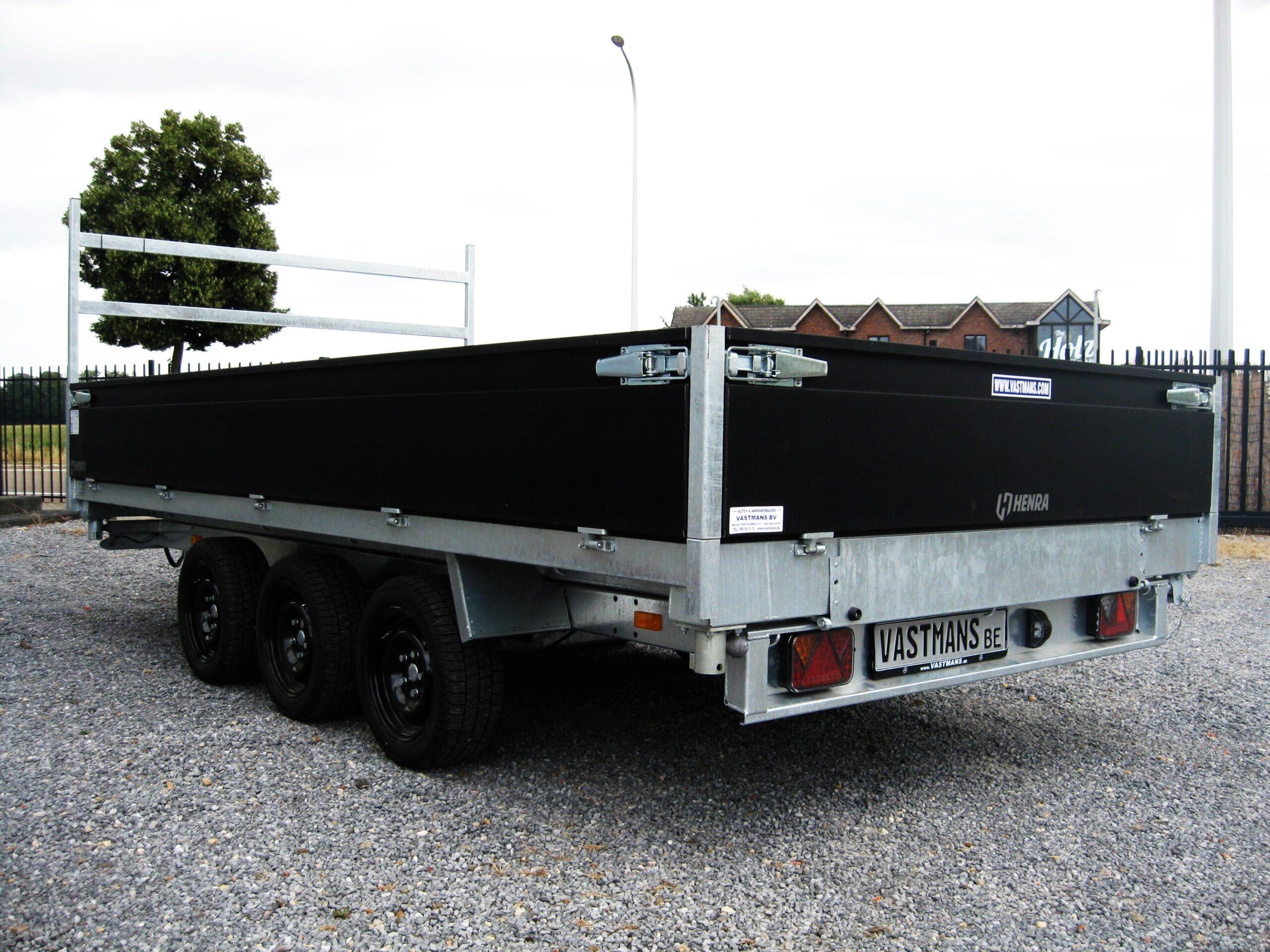 Henra Kipper drieasser 4mx2m 3.500kg Black Label /// Voorradig ...