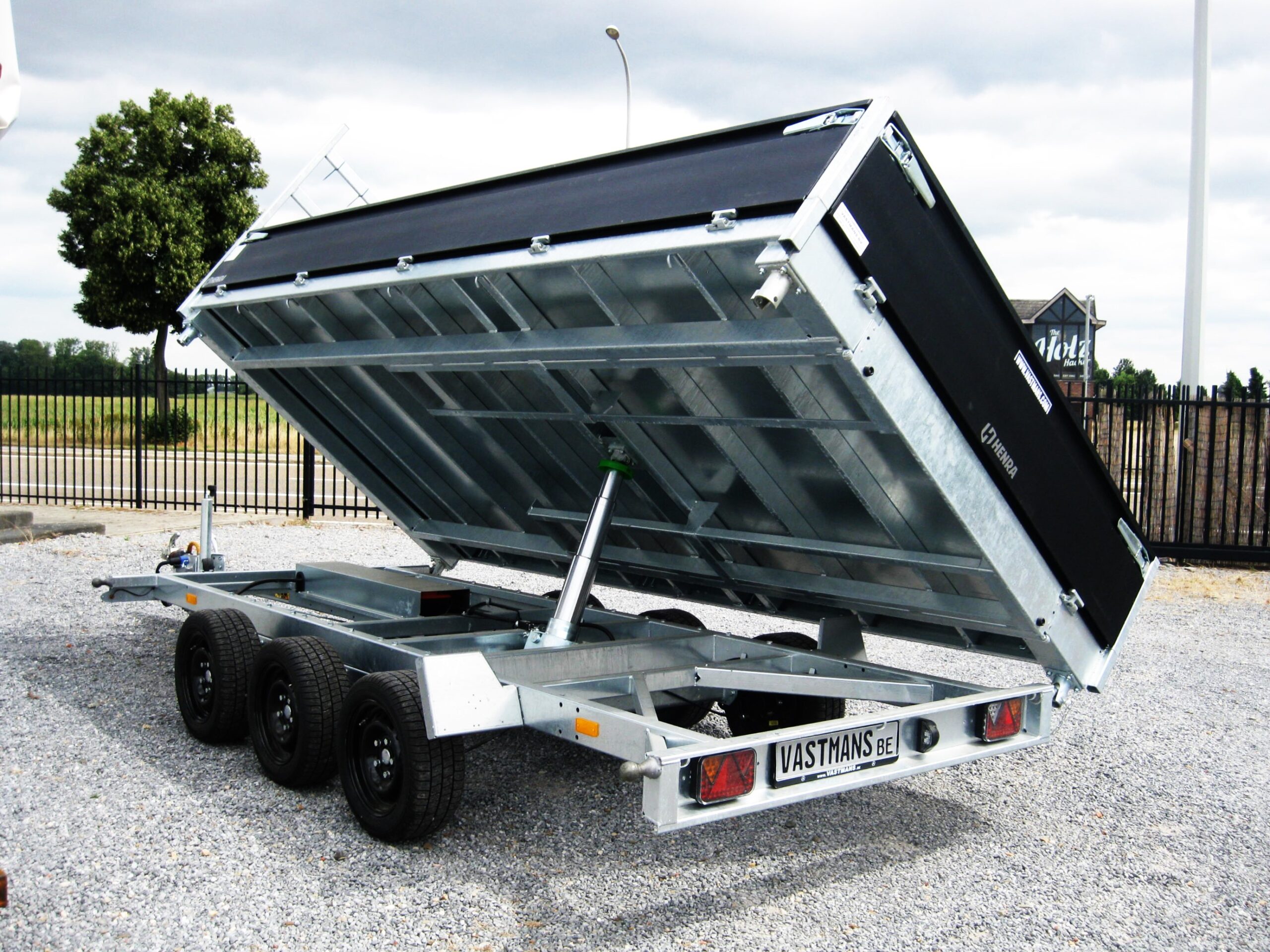 Henra Kipper drieasser 4mx2m 3.500kg Black Label /// Voorradig ...